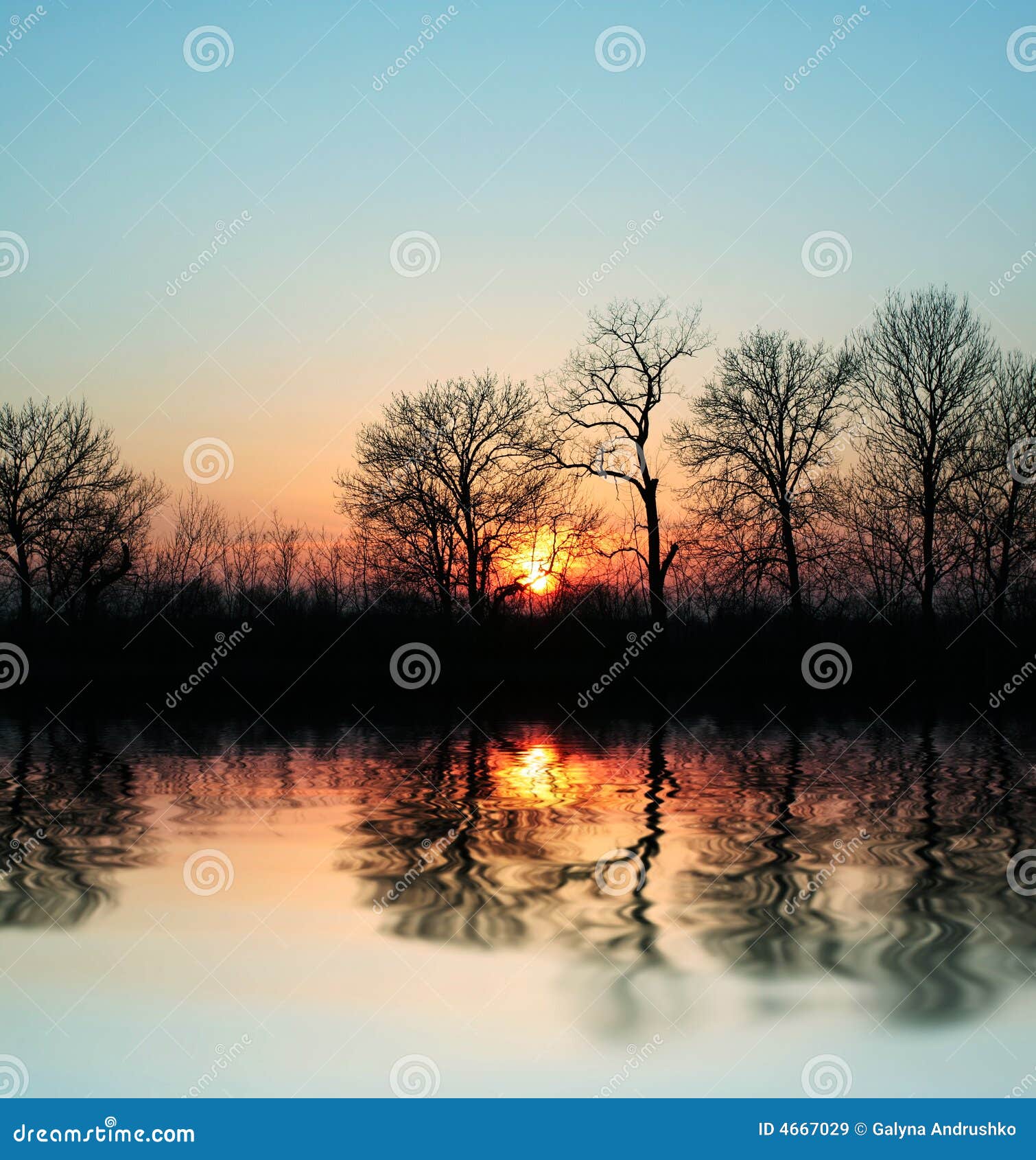 Tramonto sul lago immagine stock. Immagine di estate, penombra - 4667029