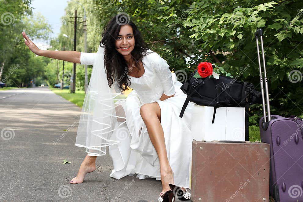 Trampende Durchgehen-Braut stockfoto. Bild von person - 17144936
