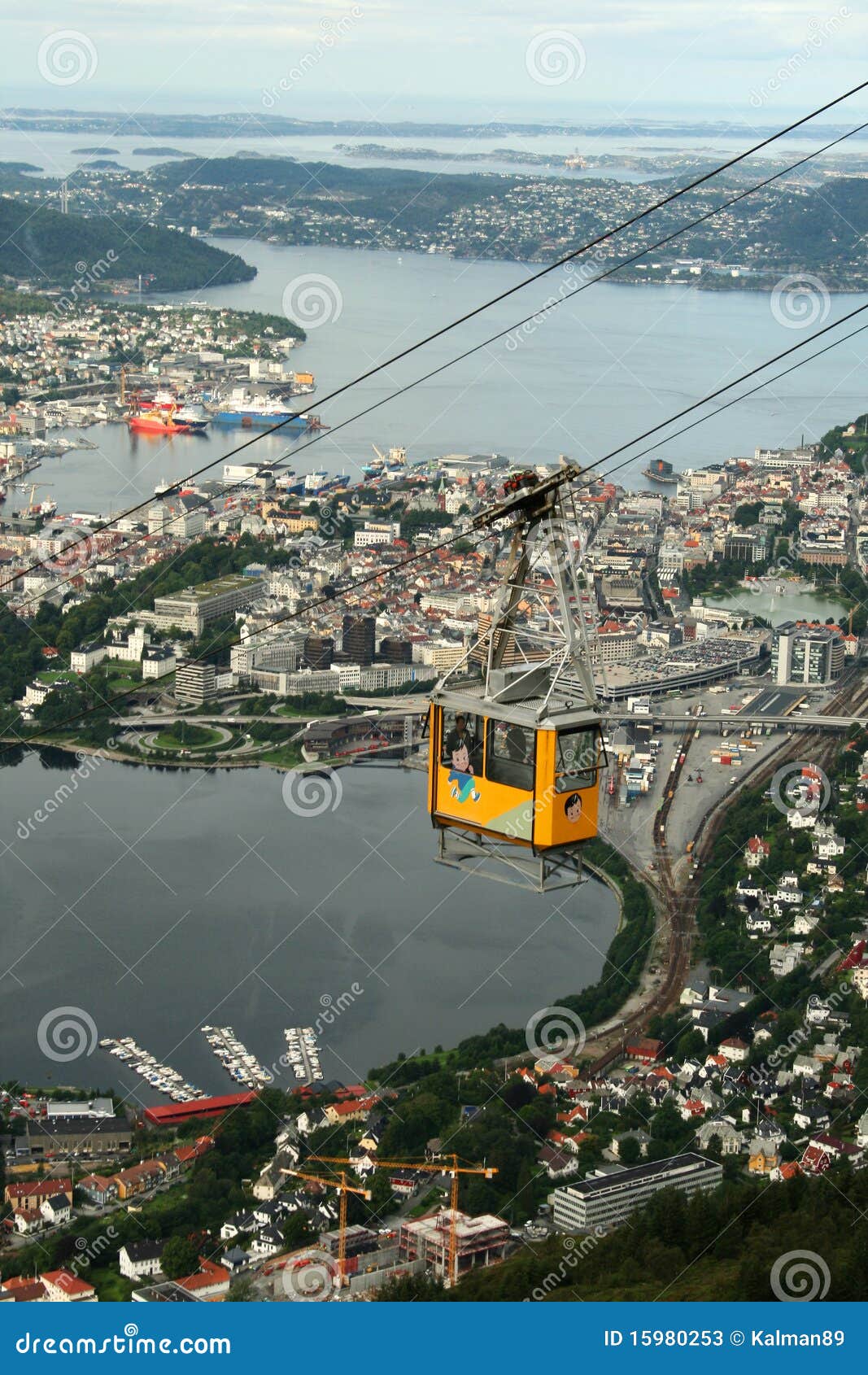 Tramway Aérienne De Bergen - Ulriken Image stock - Image du bleu ...