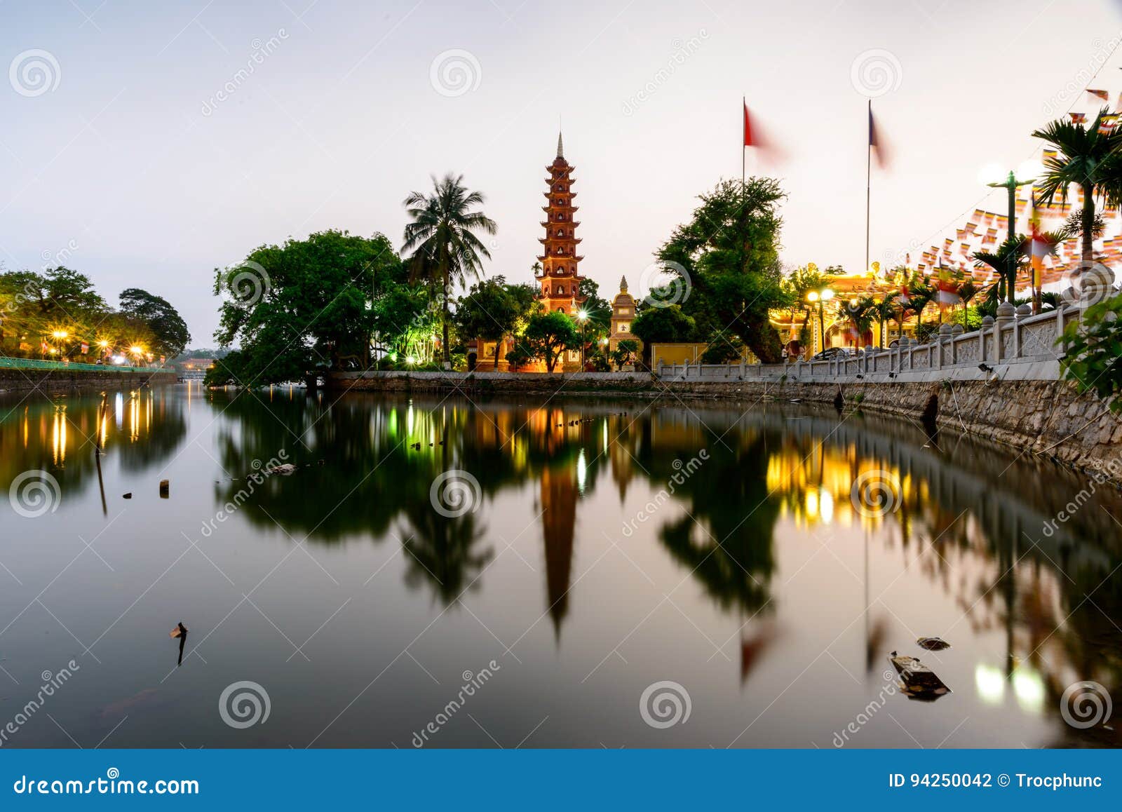 Tran Quoc pagoda editorial photography. Image of hanoi - 94250042