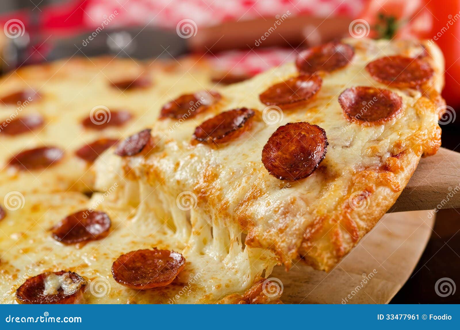 Tranche De Pizza De Pepperoni Image stock - Image du mozzarella, rapide ...