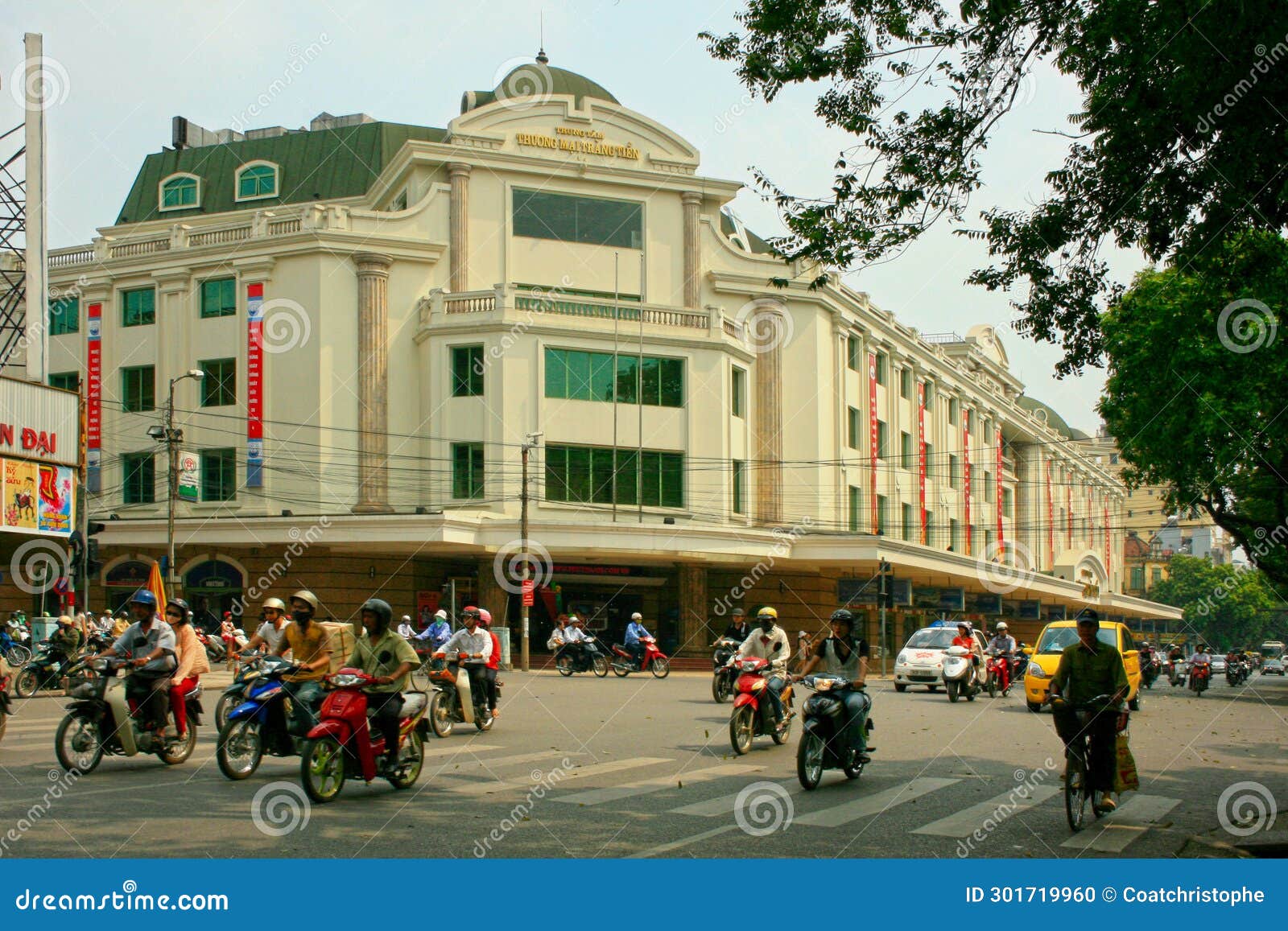 Trang Tien Plaza in Hanoi editorial image. Image of cityscape - 301719960