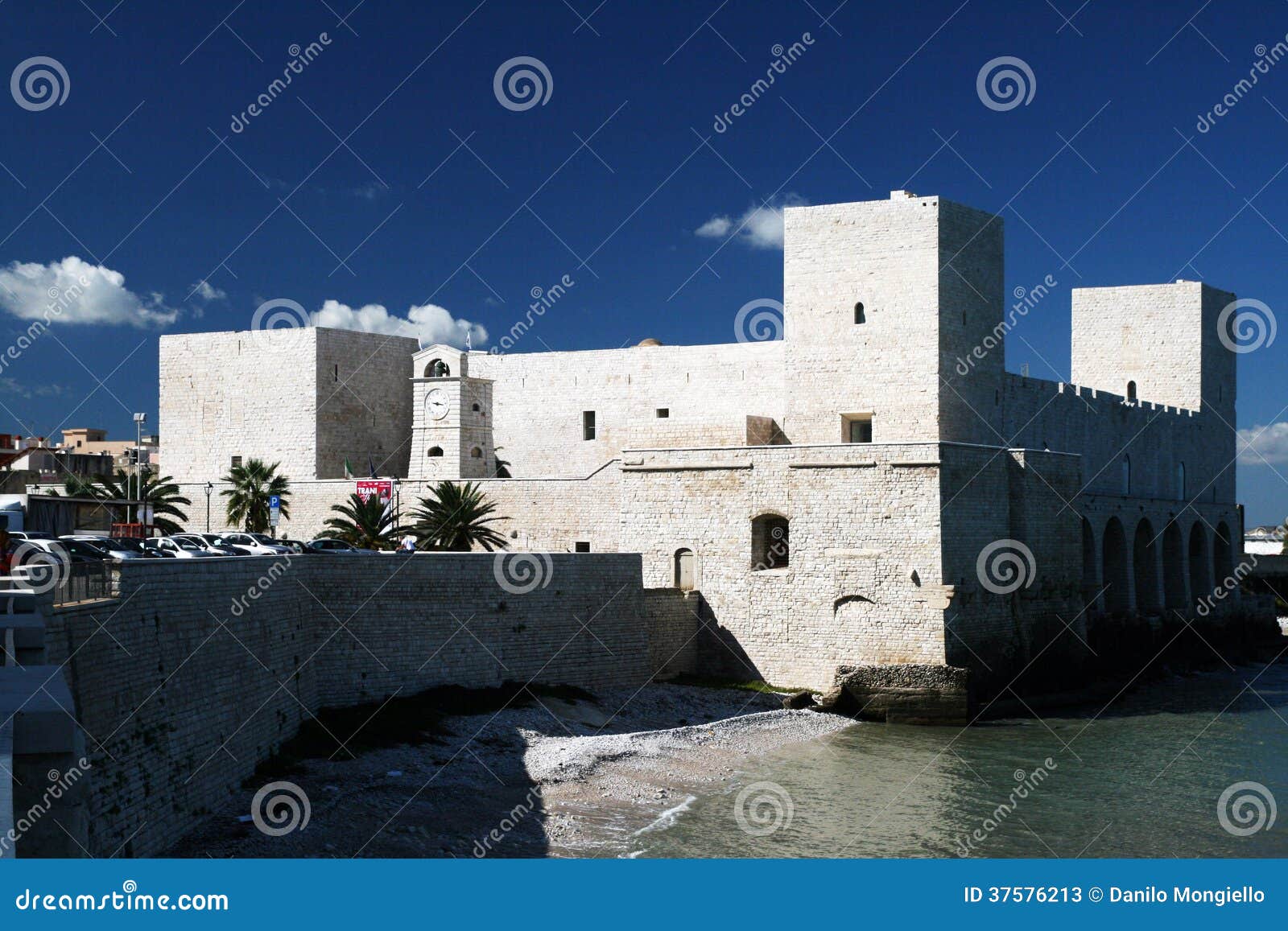 Trani castle editorial stock photo. Image of fort, europe - 37576213