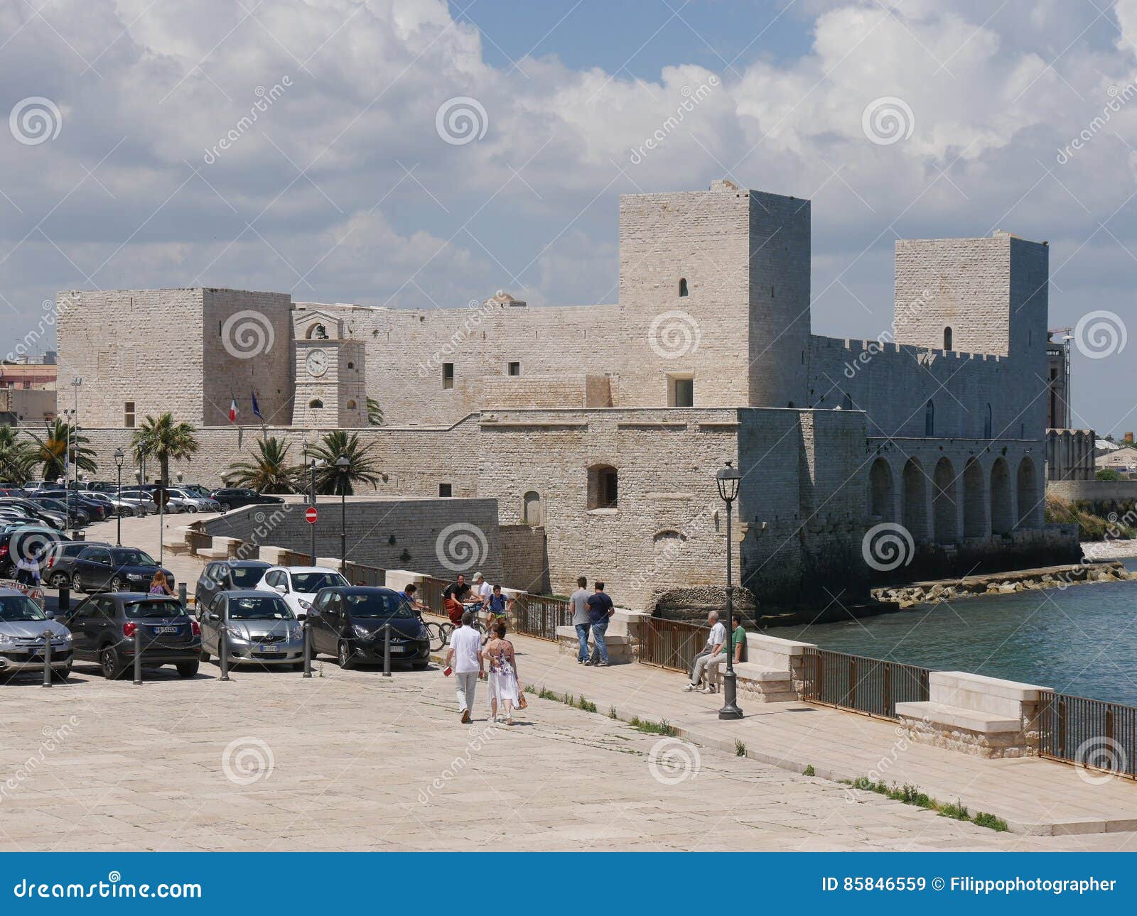 Trani editorial stock image. Image of pilgrim, garden - 85846559