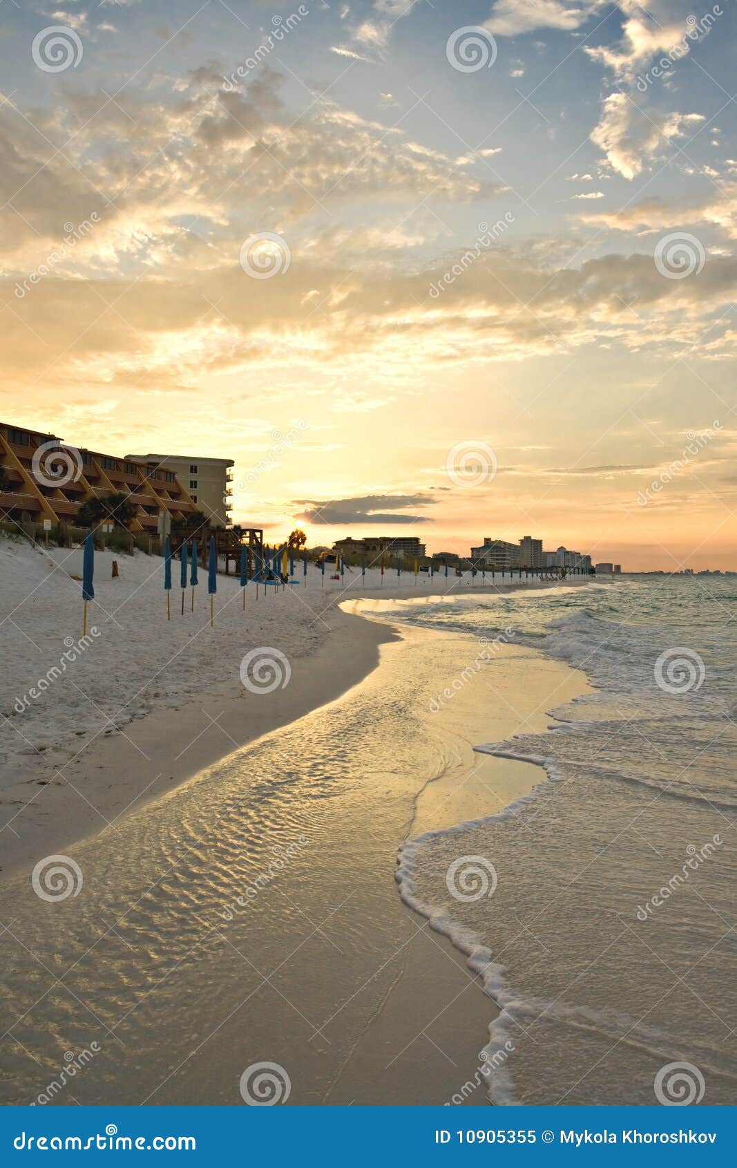 Tranquil beach sunset stock image. Image of dawn, tranquility - 10905355