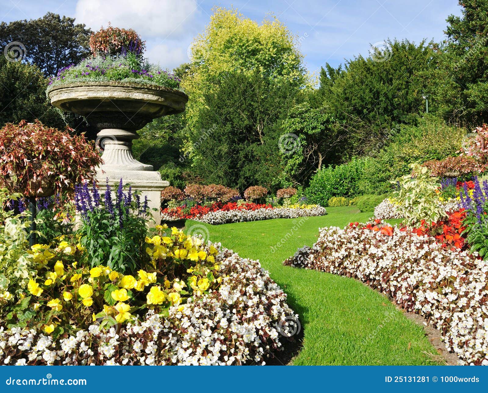 Tranquil Formal Garden Scene Stock Image - Image: 25131281