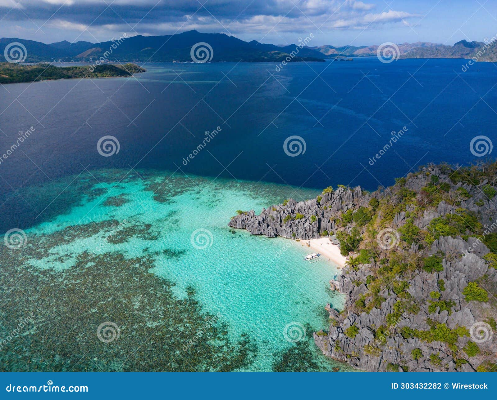 Tranquil Scene of Smith Point Beach, Coron, Philippines Stock Photo ...