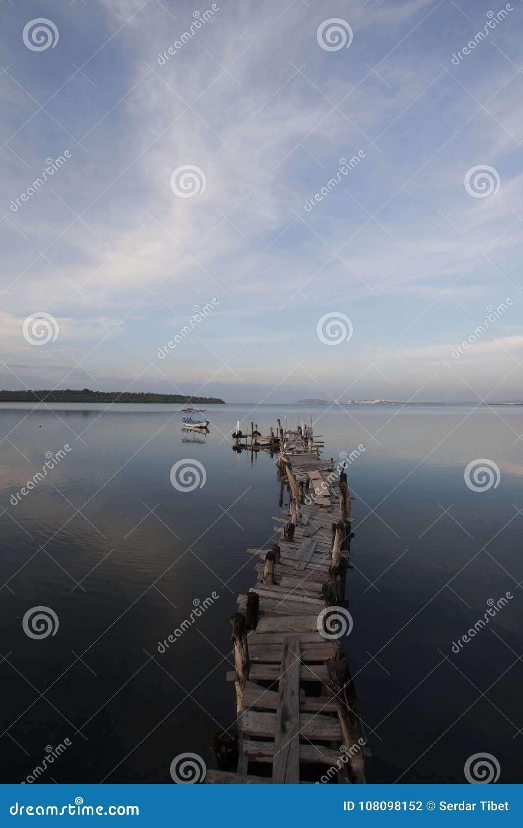Tranquility and the peer stock photo. Image of wooden - 108098152