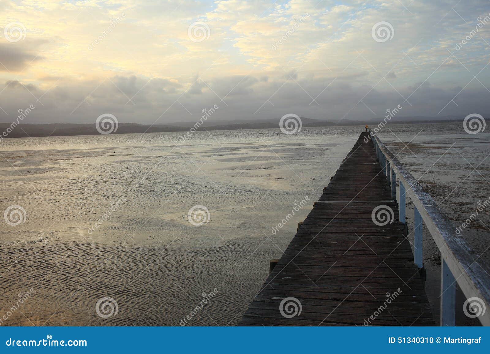 Tranquillo Al Molo Da Penombra Fotografia Stock - Immagine di scuro ...