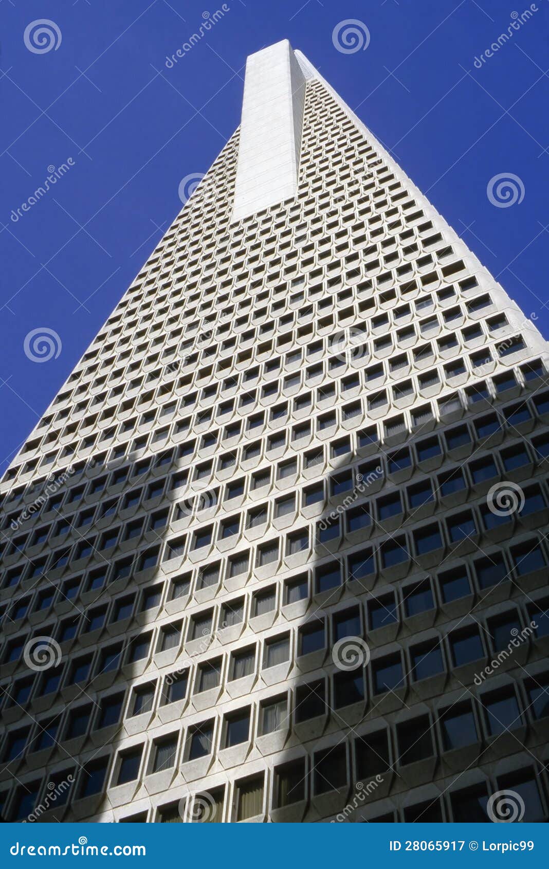 Transamerica Pyramid editorial photography. Image of skyscraper - 28065917