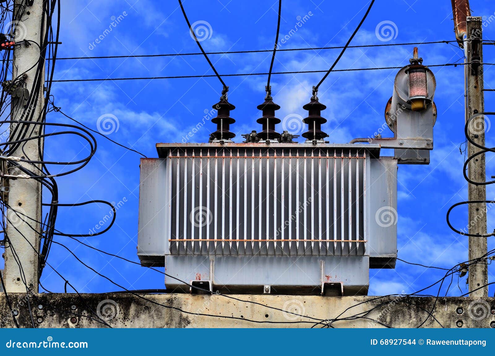 Transformador De Poder De Alta Tensão Foto de Stock - Imagem de fonte ...