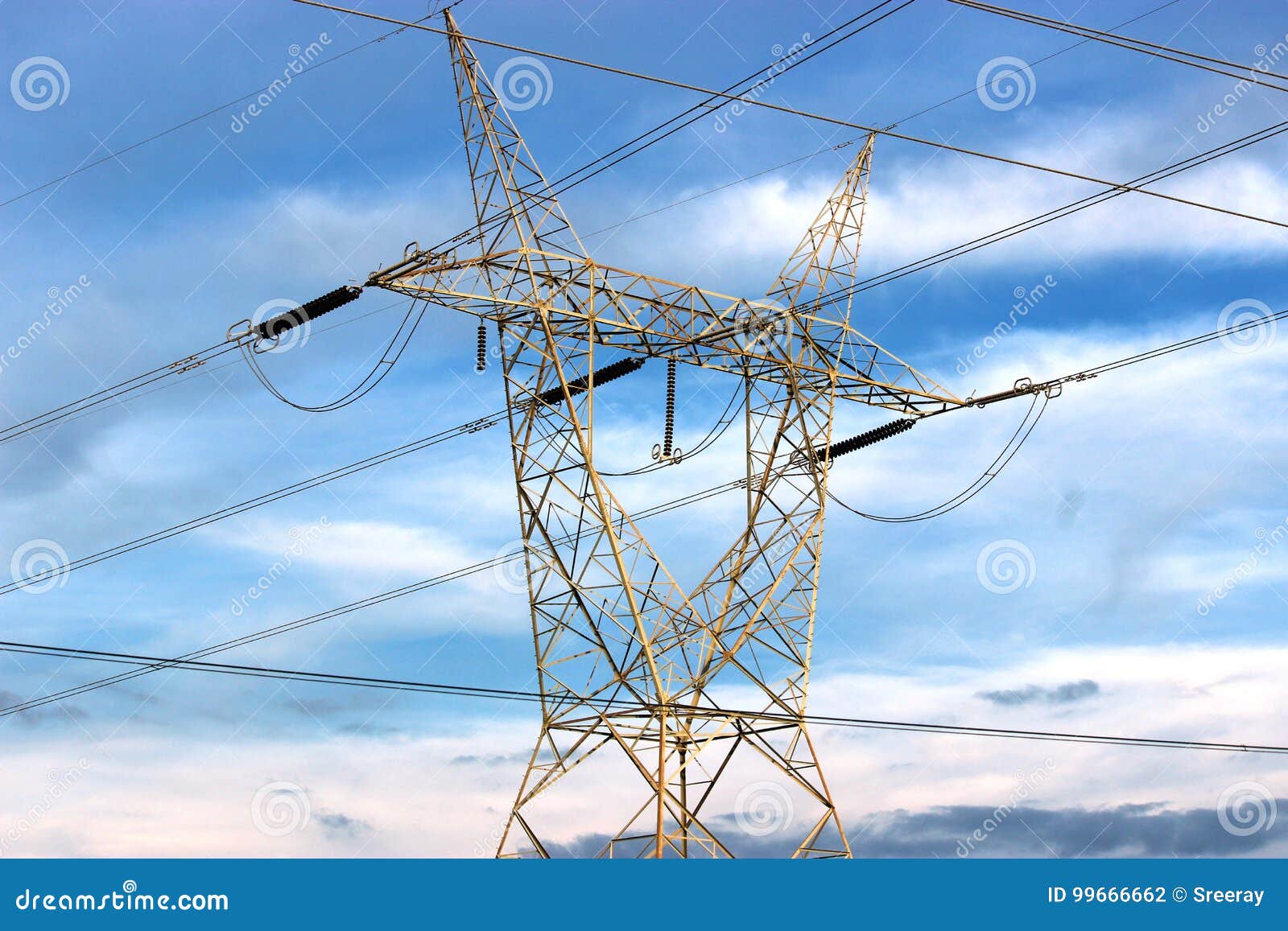 Transformador De Poder Del Alto Voltaje Foto de archivo - Imagen de ...