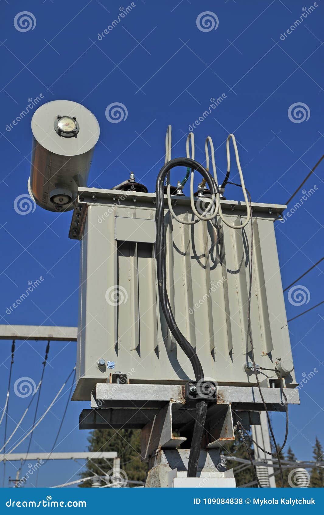 Transformador De Poder Industrial De Alto Voltaje Foto de archivo ...