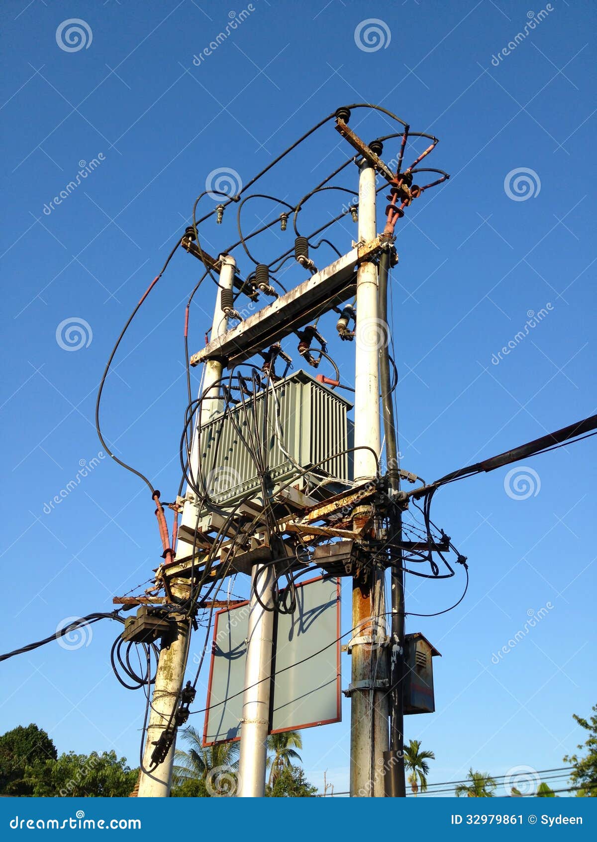 Poste Del Transformador Eléctrico