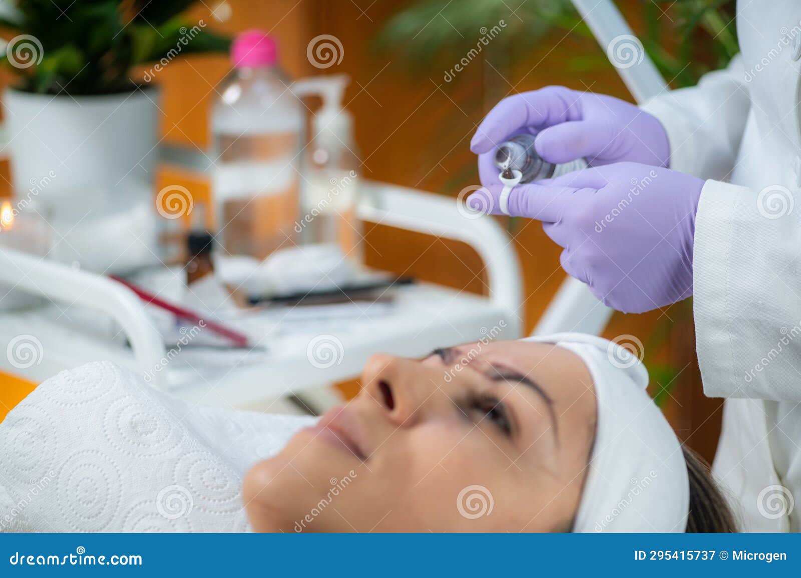 Transformation of Eyebrows through Professional Microblading Services ...