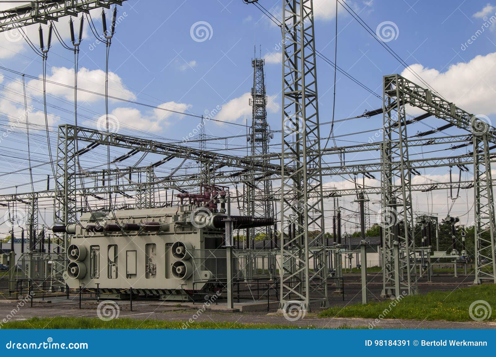 Transformatorstation stockbild. Bild von energie, isolierung - 98184391