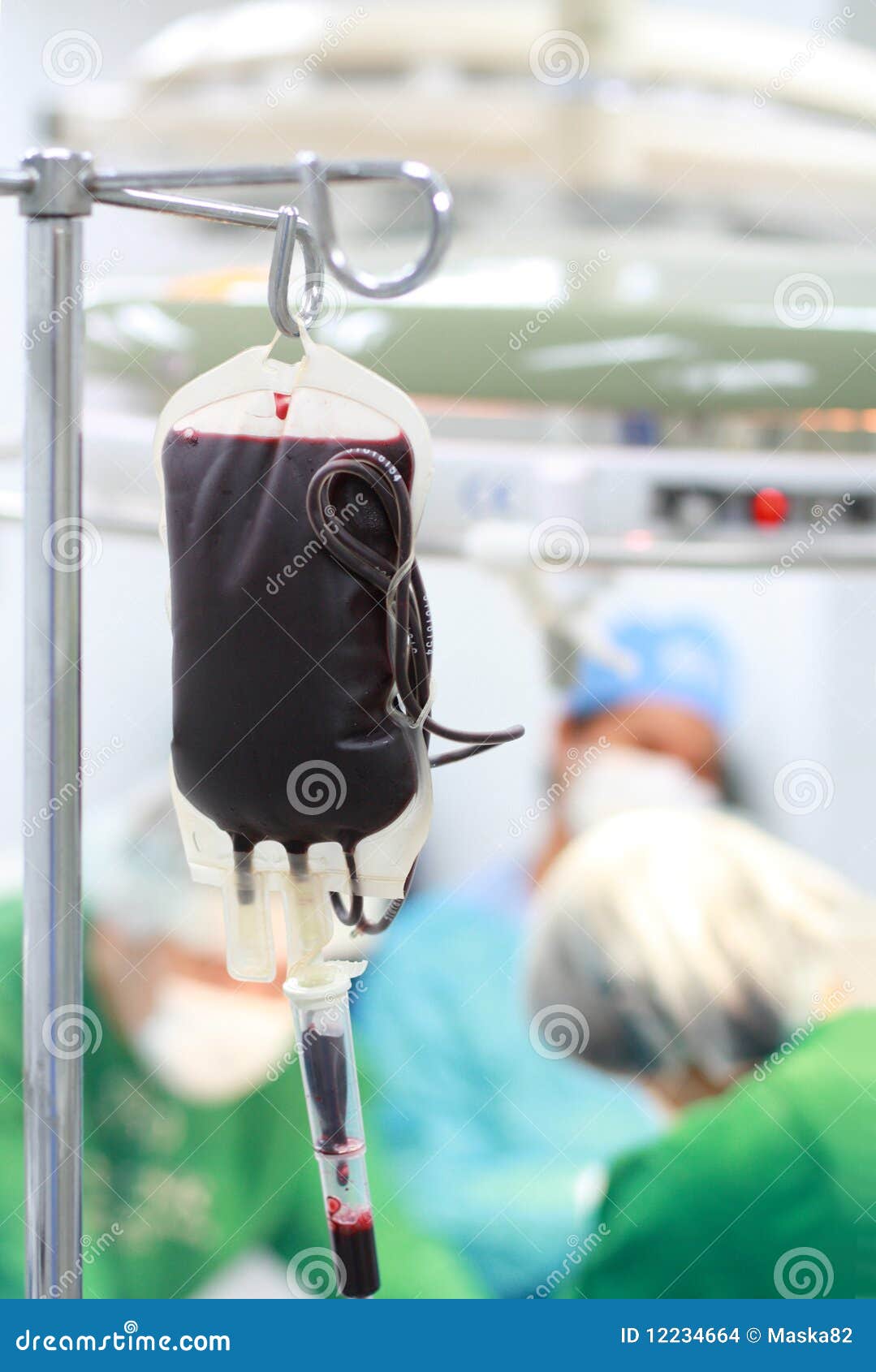 Transfusión de sangre foto de archivo. Imagen de funcionamiento - 12234664