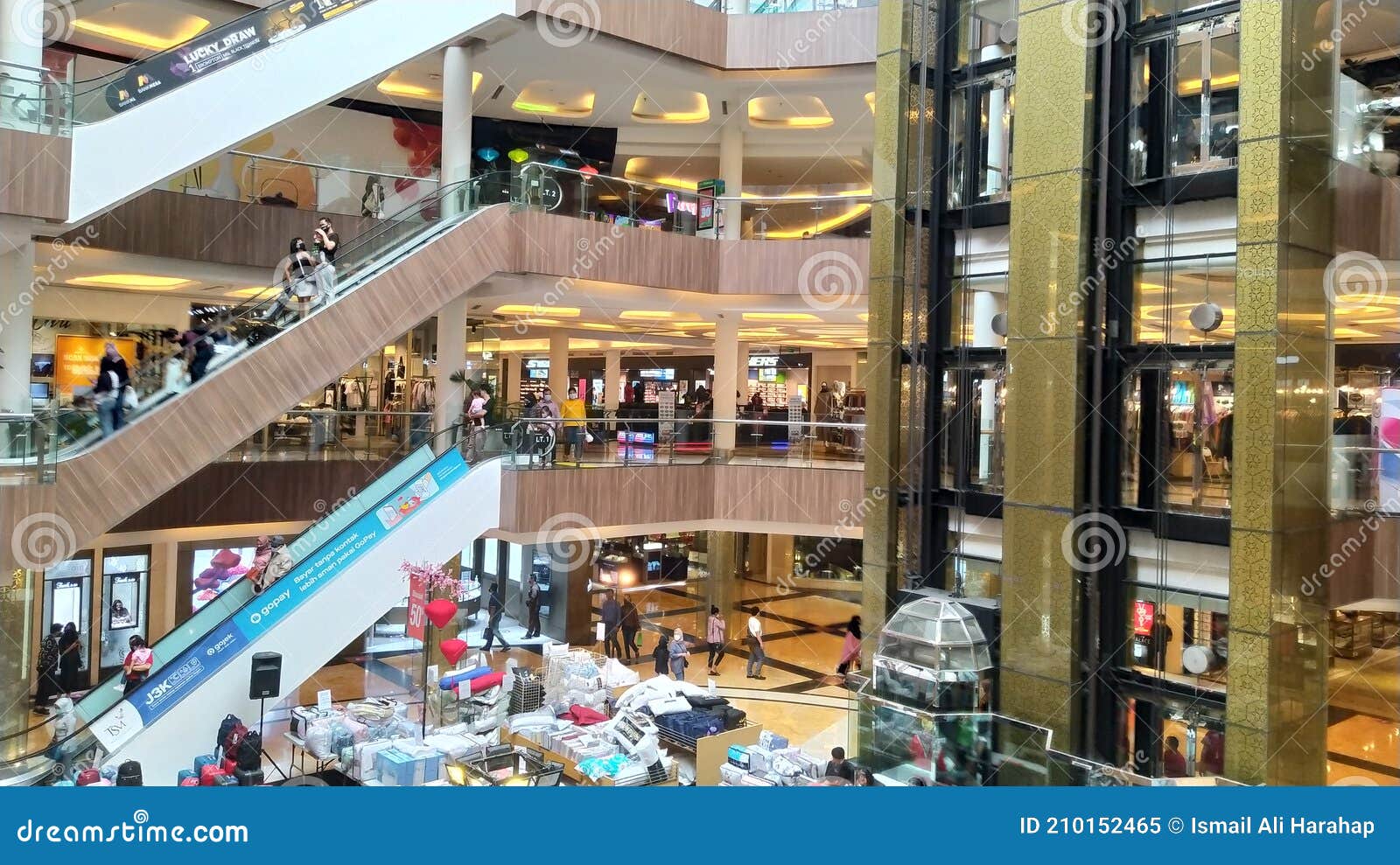 Transmart Studio Mall in Bandung Editorial Image - Image of library ...