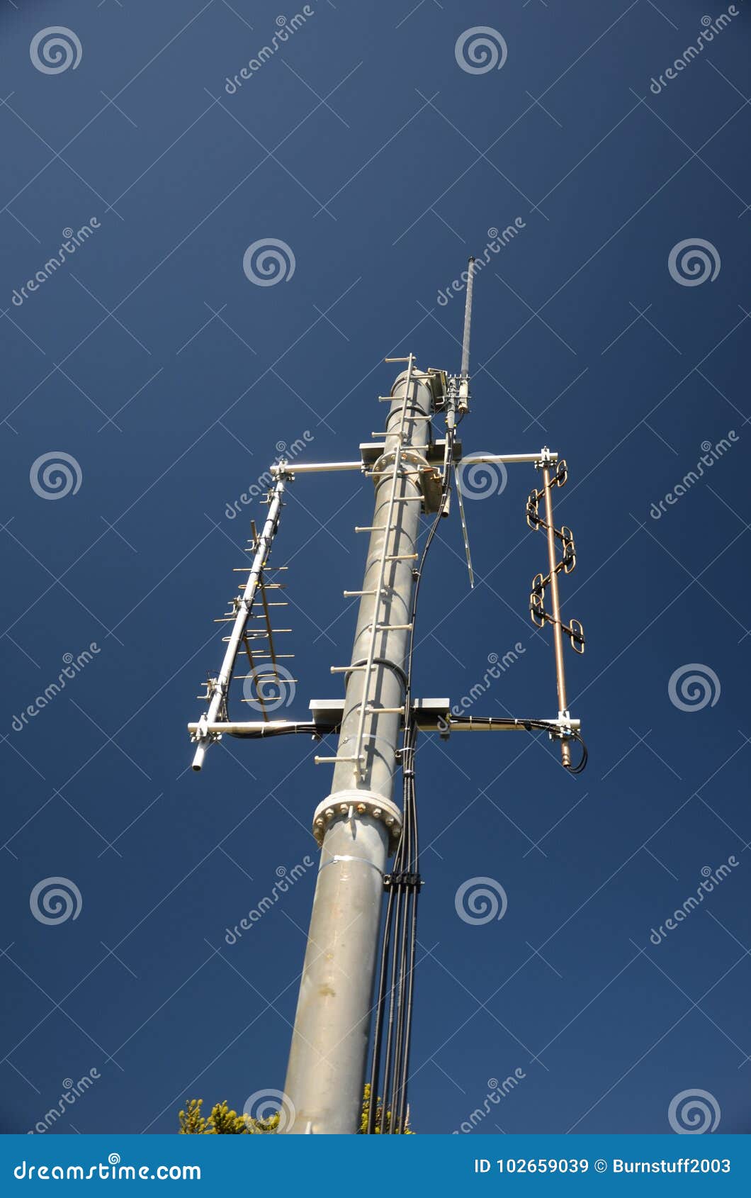 Transmitter mast stock image. Image of radio, electromagnetic - 102659039