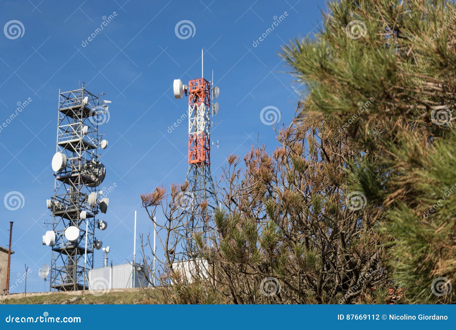 The Transmitting Antenna on Trellis Stock Photo - Image of repeater ...