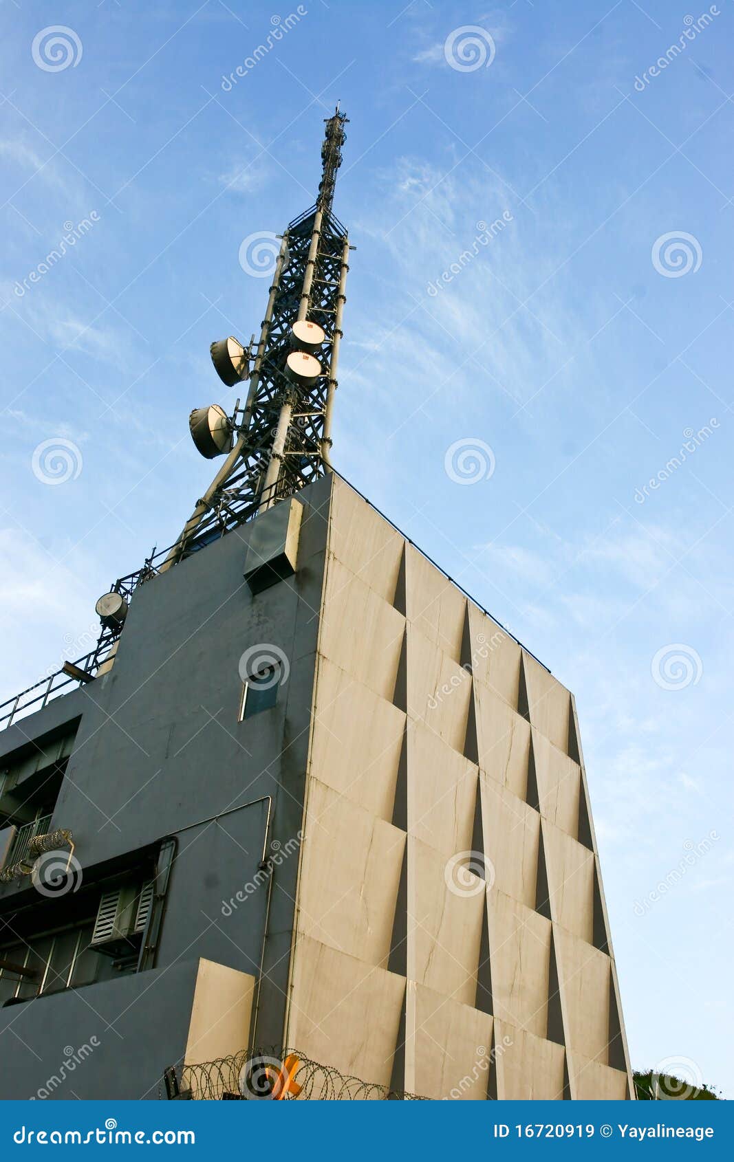 Transmitting station stock image. Image of link, broadcasting - 16720919