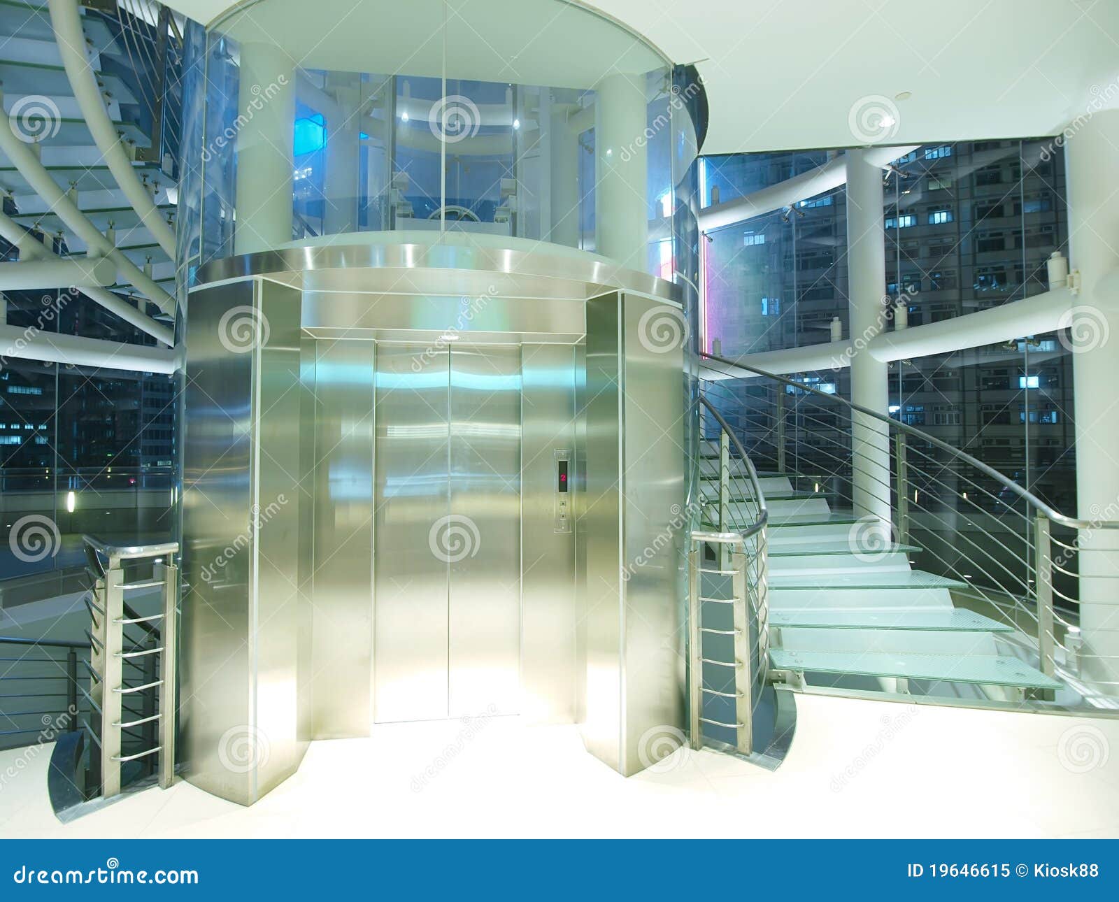 Transparante lift en trap stock afbeelding. Image of lift - 19646615