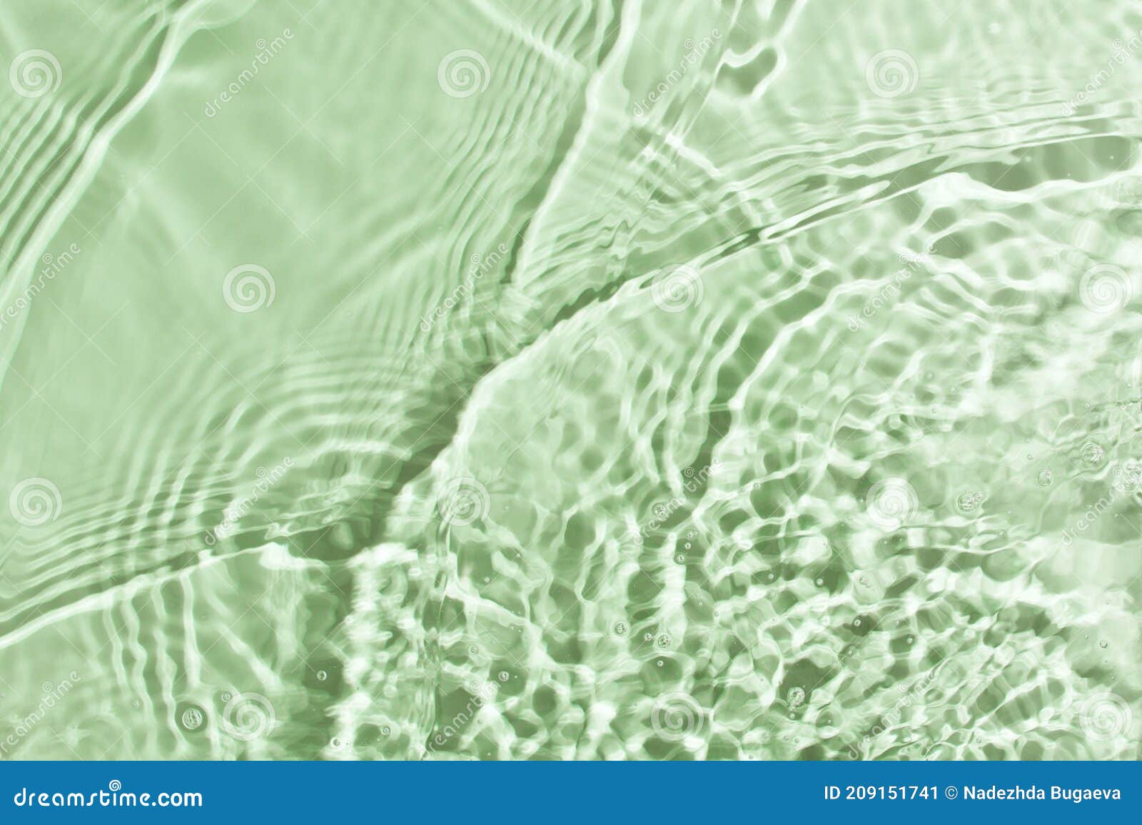 Transparent and Clean Green Water Background with Sunlight Reflection ...