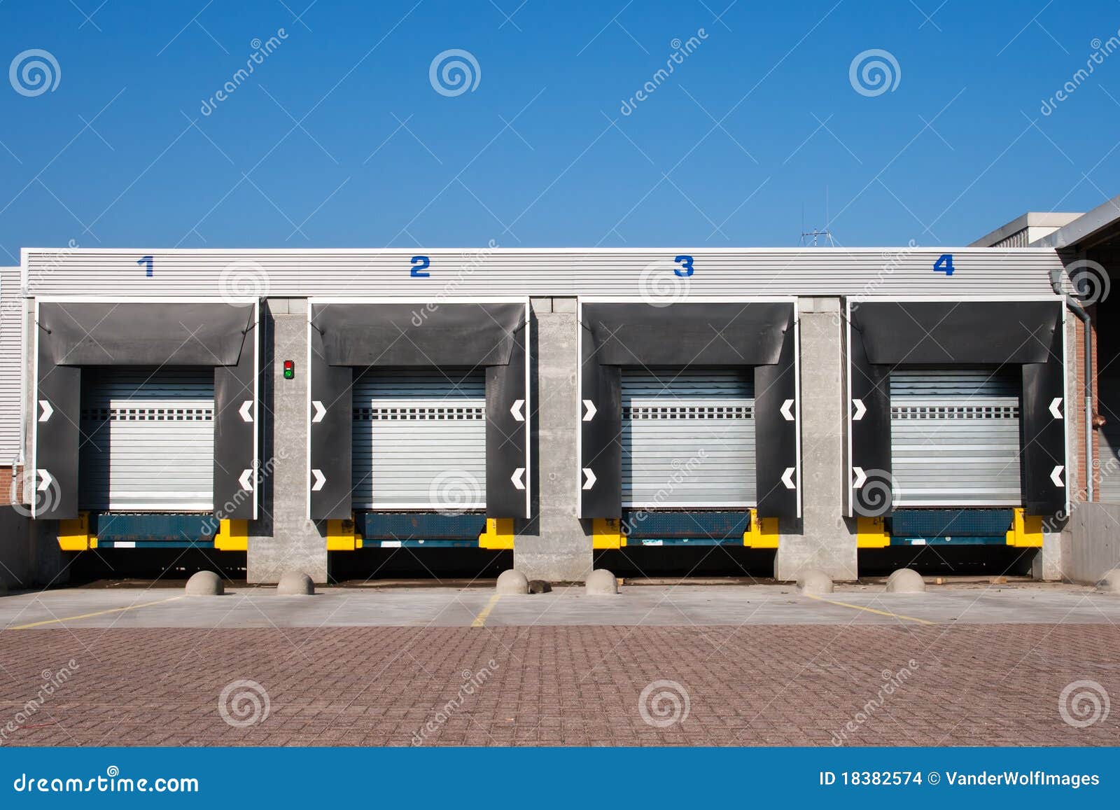 Transport loading docks stock photo. Image of exterior - 18382574