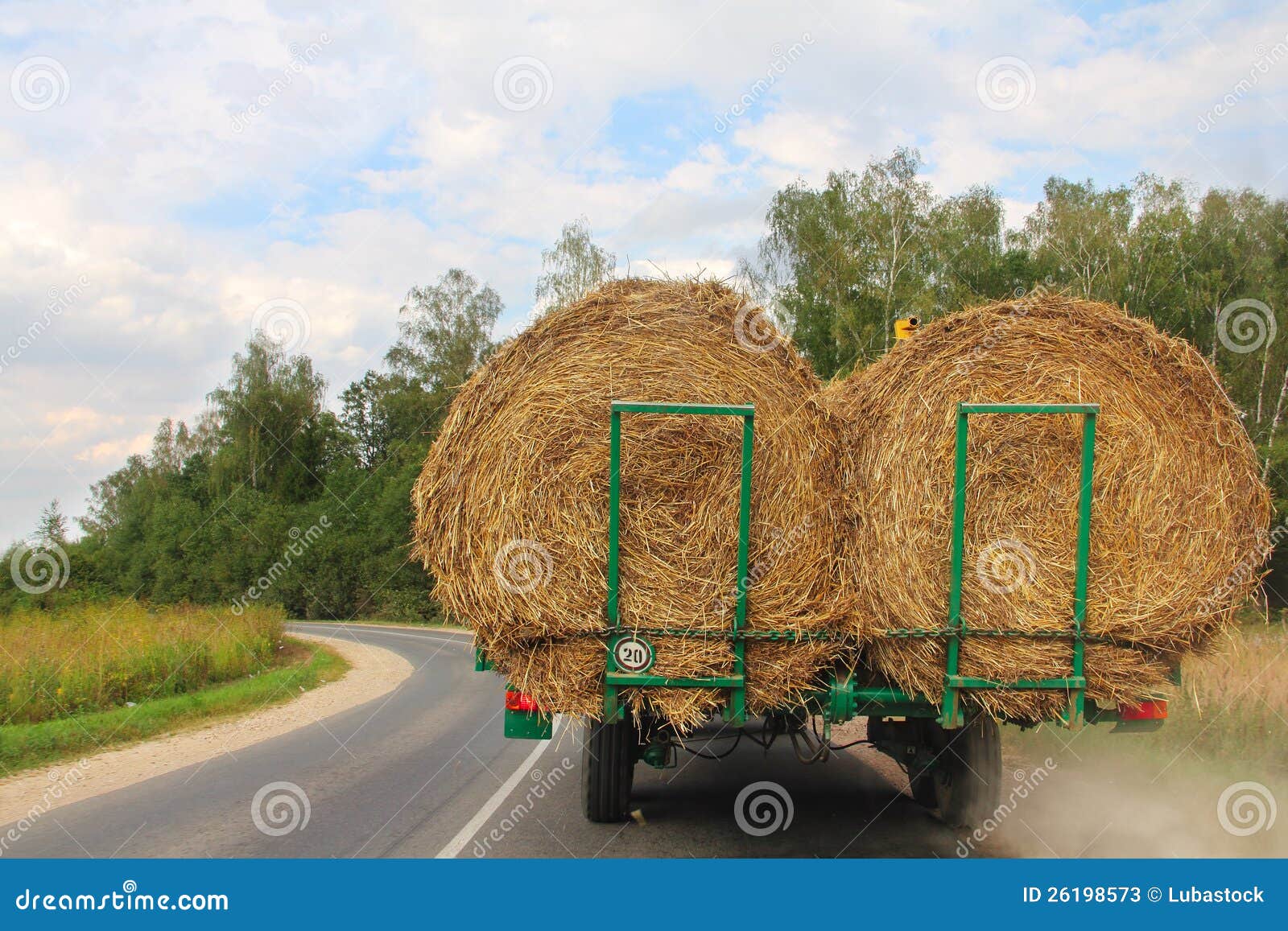 Transporte de haystacks imagen de archivo. Imagen de hermoso - 26198573