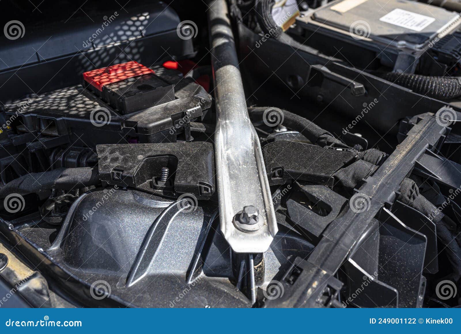 Transverse Stiffening in the Engine Compartment of a Modern 2.2 Liter ...