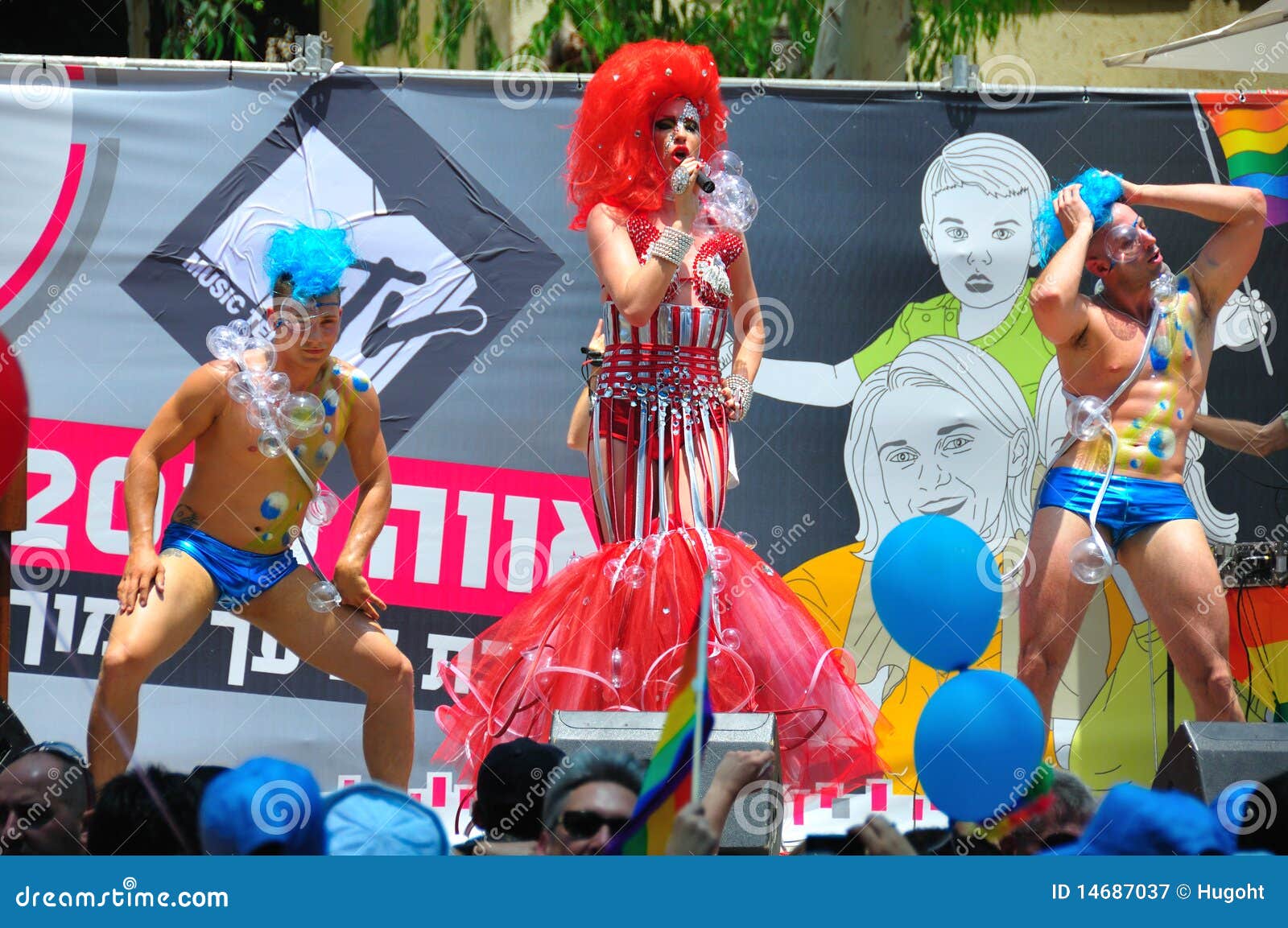 Transvestites singing editorial photography. Image of color - 14687037