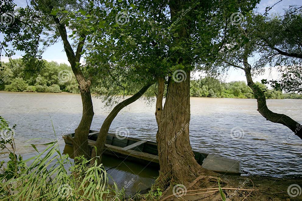 Trap, wherry vlak-boot, stock afbeelding. Image of visserij - 7587649