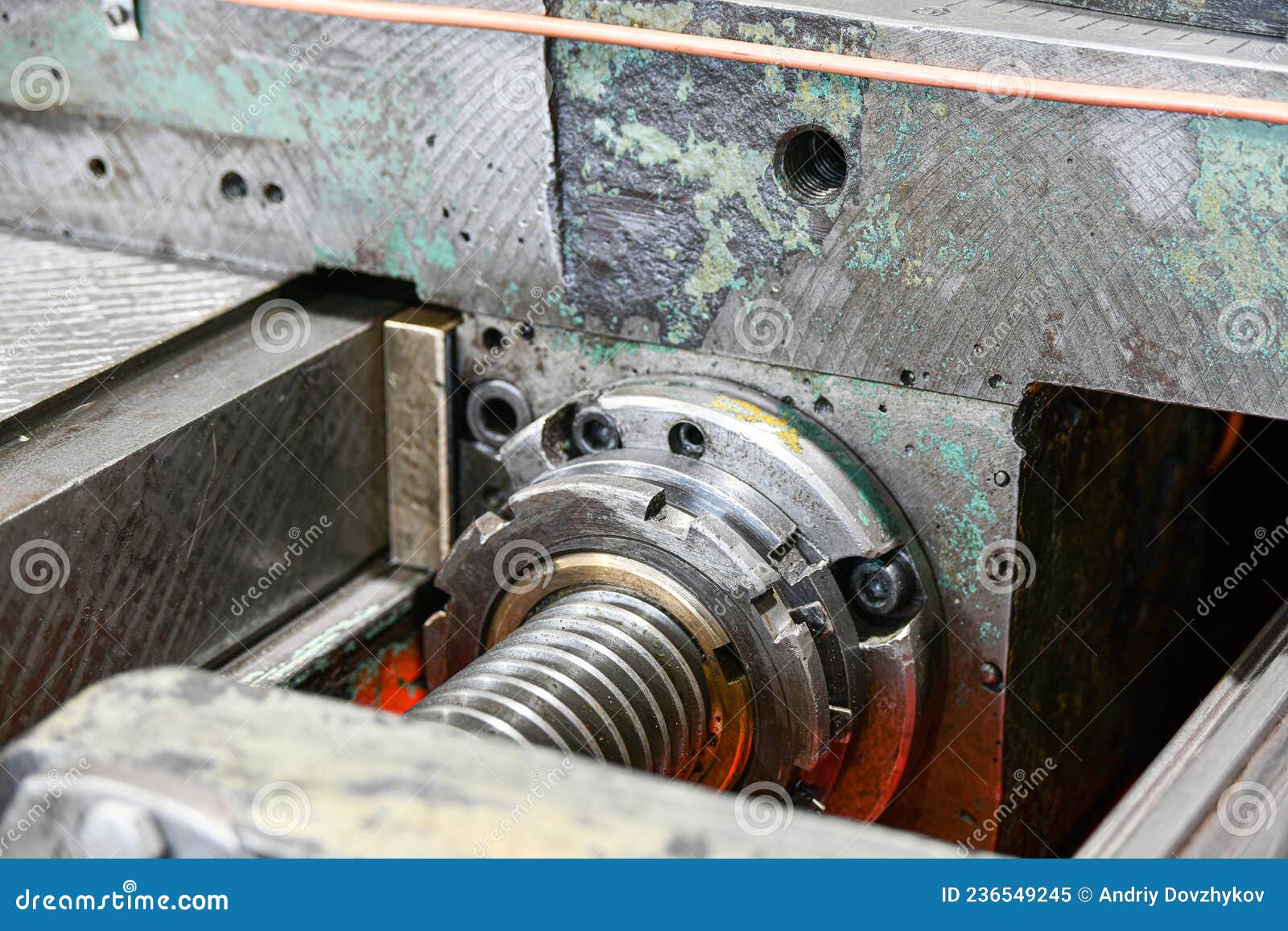 Trapezoidal Reciprocating Threaded Screw With Bronze Nut For Cutting ...