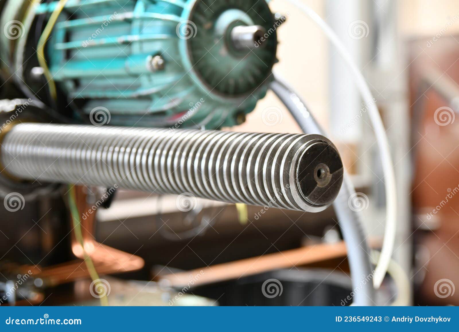 Trapezoidal Reciprocating Threaded Screw With Bronze Nut For Cutting ...