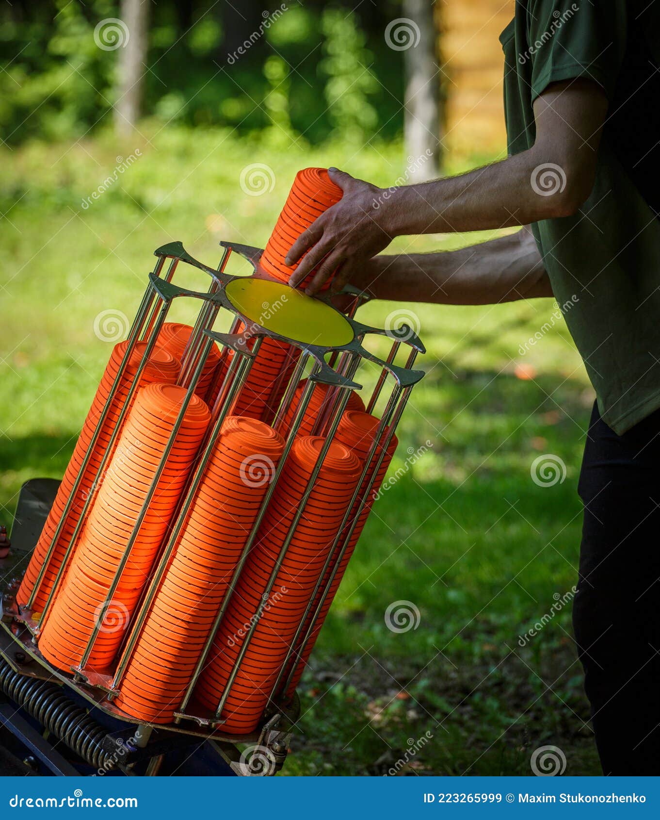 Traps Machine for Shooting-ground Training. Automatic Machine Machine ...