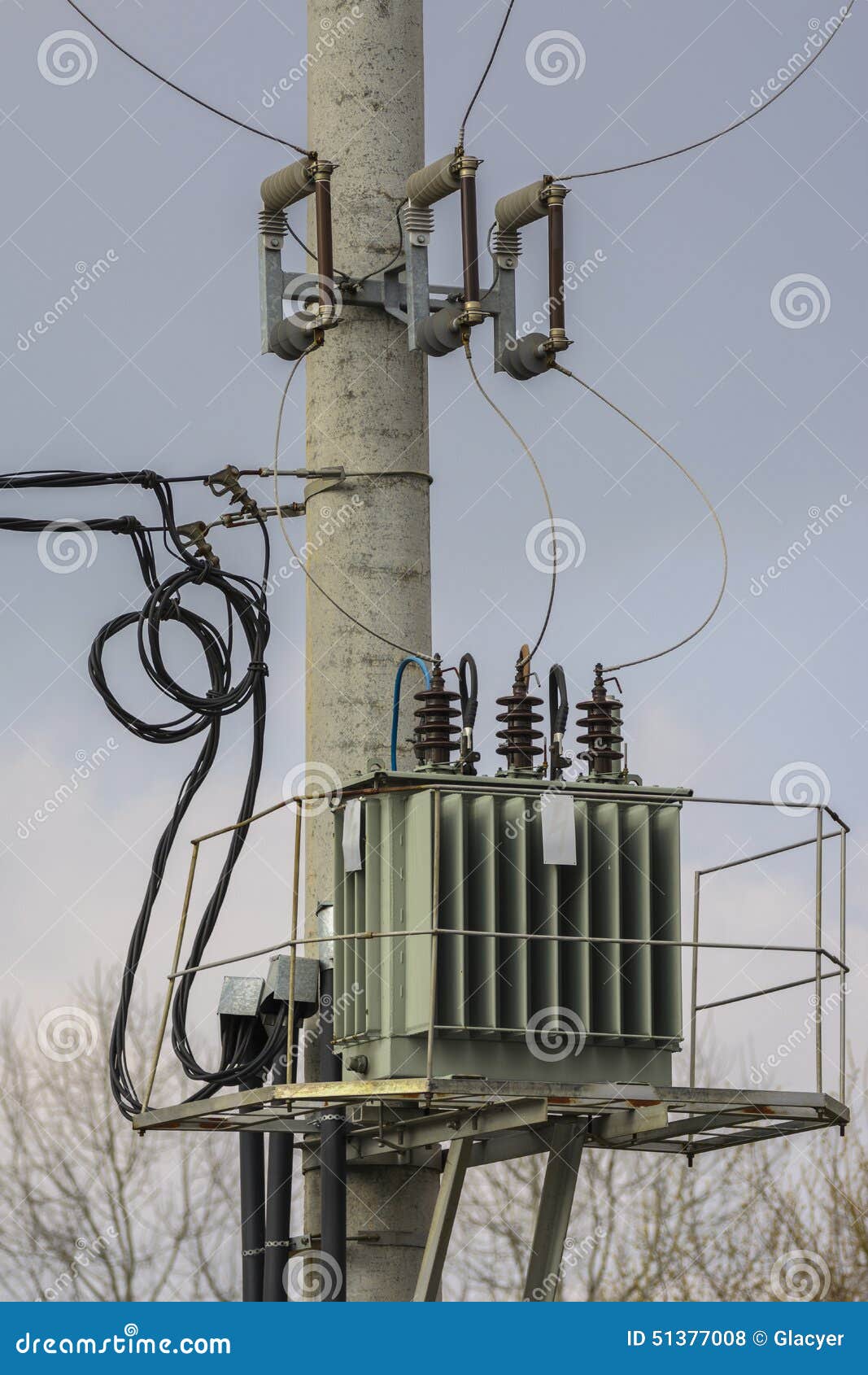 Trasformatore elettrico fotografia stock. Immagine di colleghi - 51377008