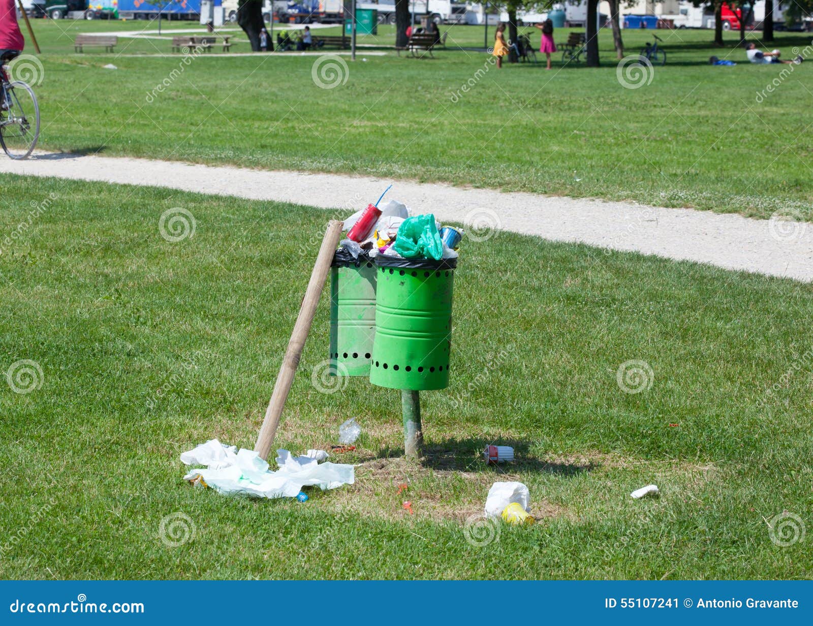 Trash Bin Full in an Outdoor Park Stock Image - Image of outdoors ...