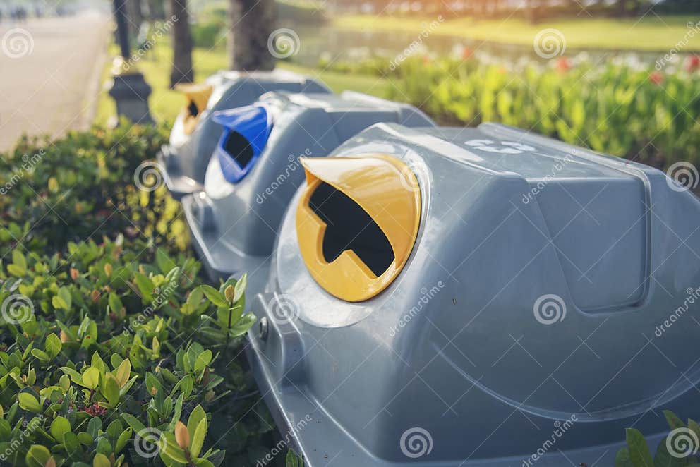 Trash Cans for Sorting Garbage Recycle Bin Waste Plastic Container ...