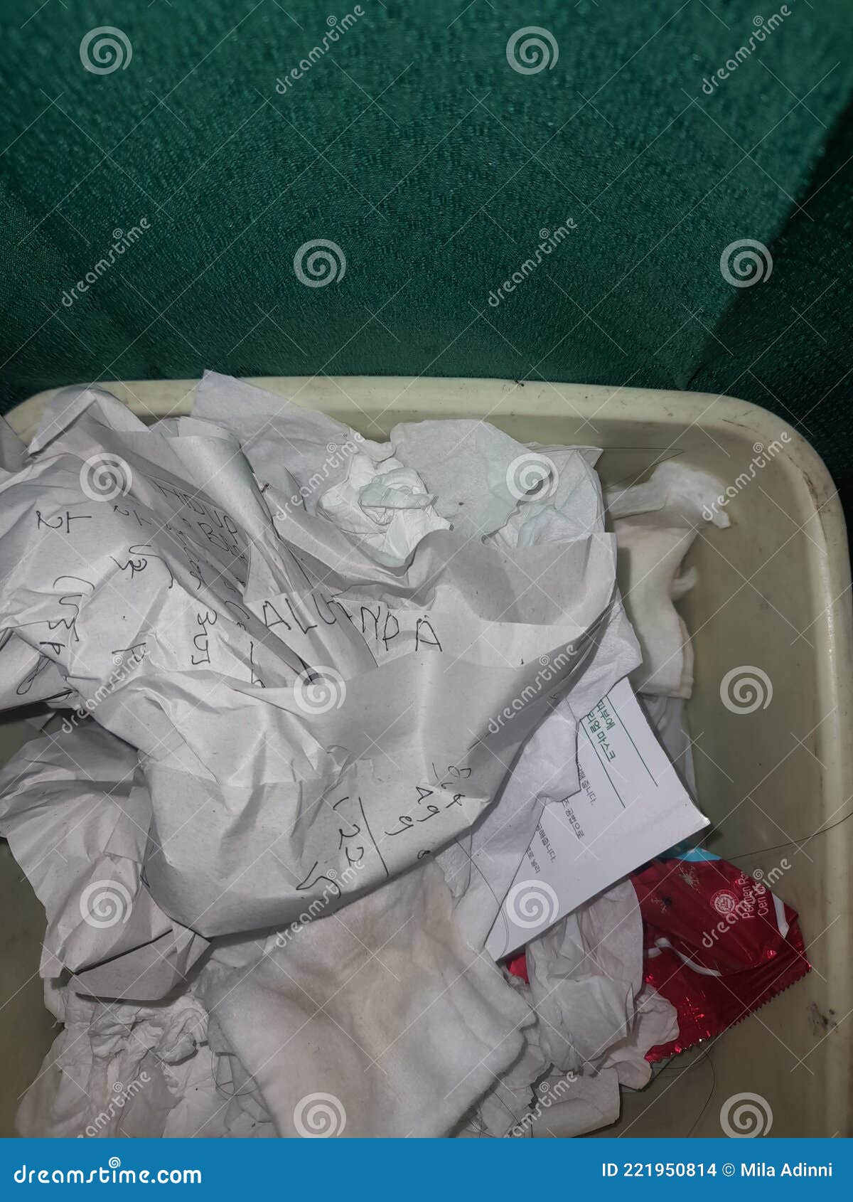 Trash and paper editorial stock image. Image of plastic - 221950814