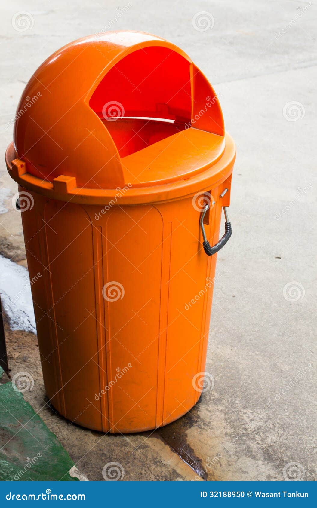 Trashcan orange stock photo. Image of clean, design, trash - 32188950