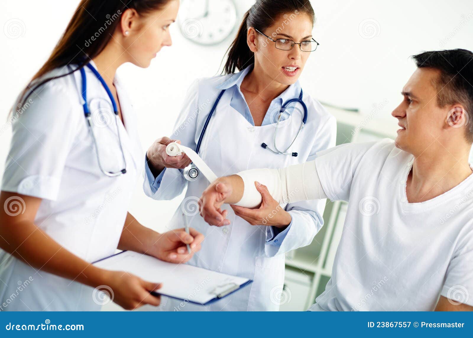 Tratamento do paciente imagem de stock. Imagem de cuidado - 23867557