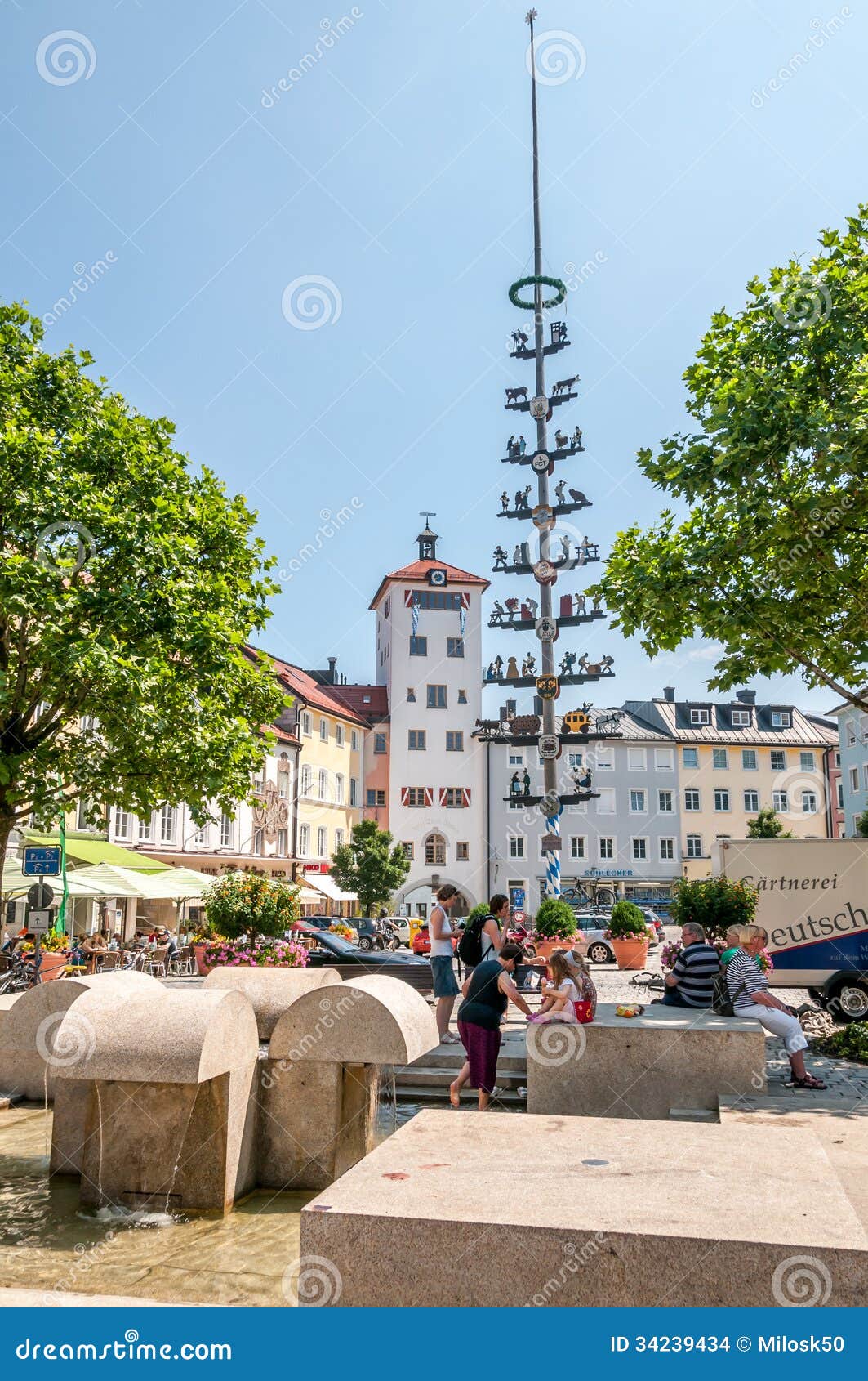 Traunstein Stadtplatz editorial stock image. Image of bayern - 34239434