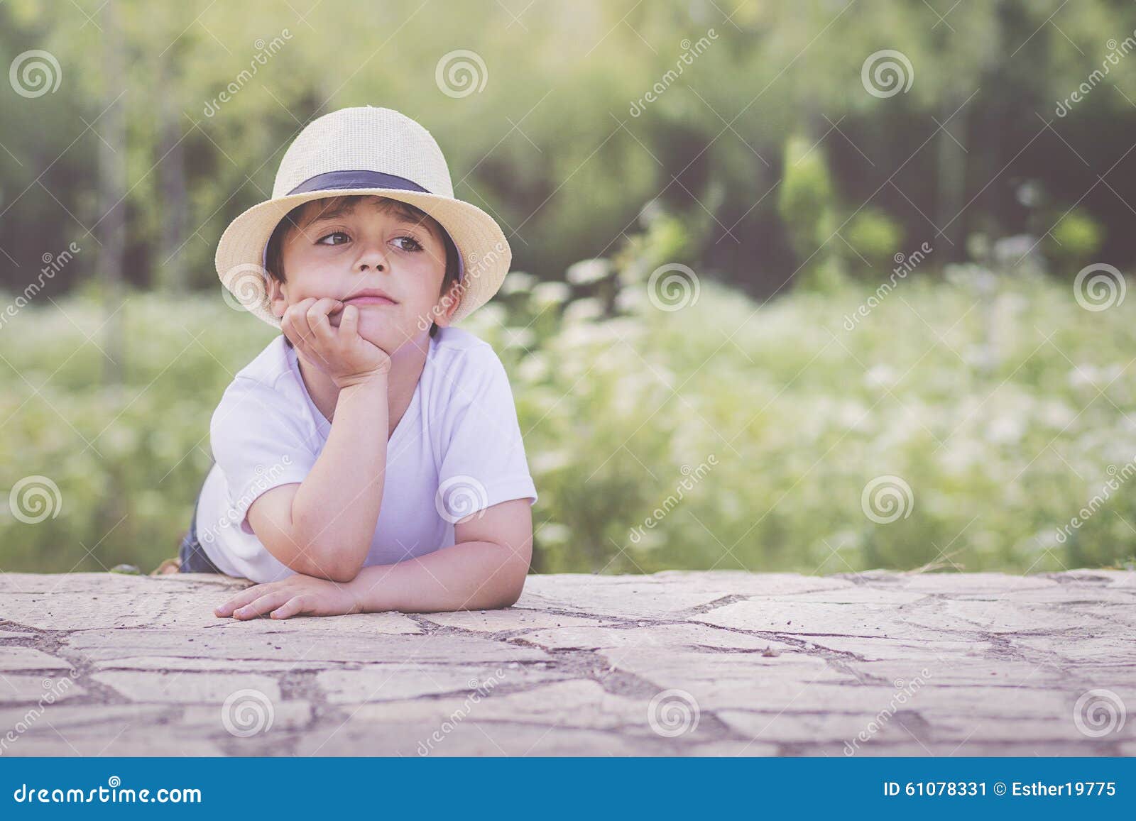 Trauriges Kind stockbild. Bild von nave, traurig, familie - 61078331