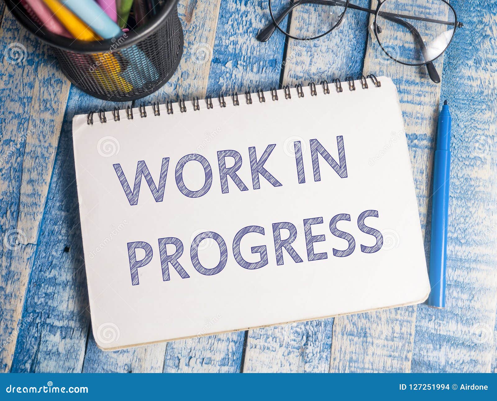 Travail En Cours, Concept De Motivation De Citations De Mots Photo ...