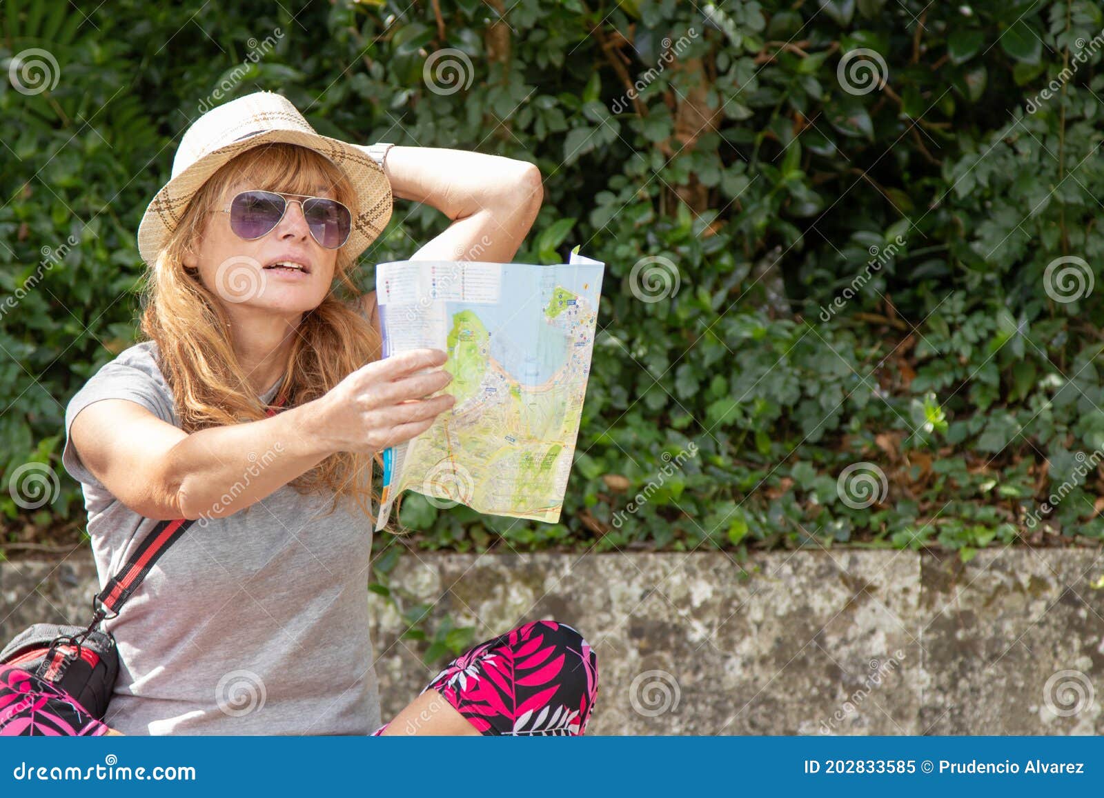 Excursion woman with map stock image. Image of girl - 202833585