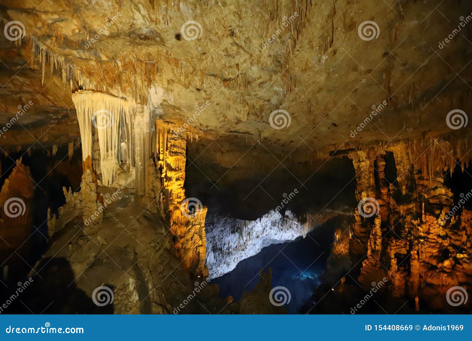 Travertine in cave stock image. Image of bacon, flow - 154408669