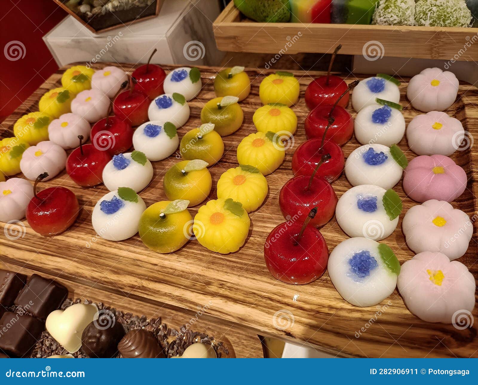 Colorful Japanese Maple Leaves During Momiji Season At Kinkakuji Garden ...