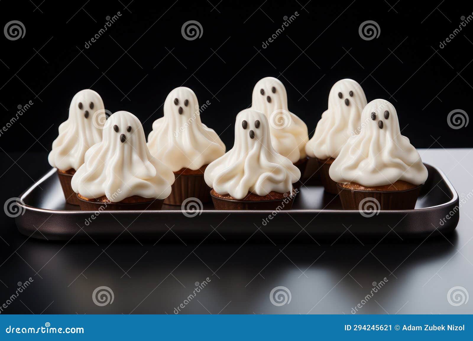 Frosting Ghosts Stock Illustrations – 39 Frosting Ghosts Stock ...