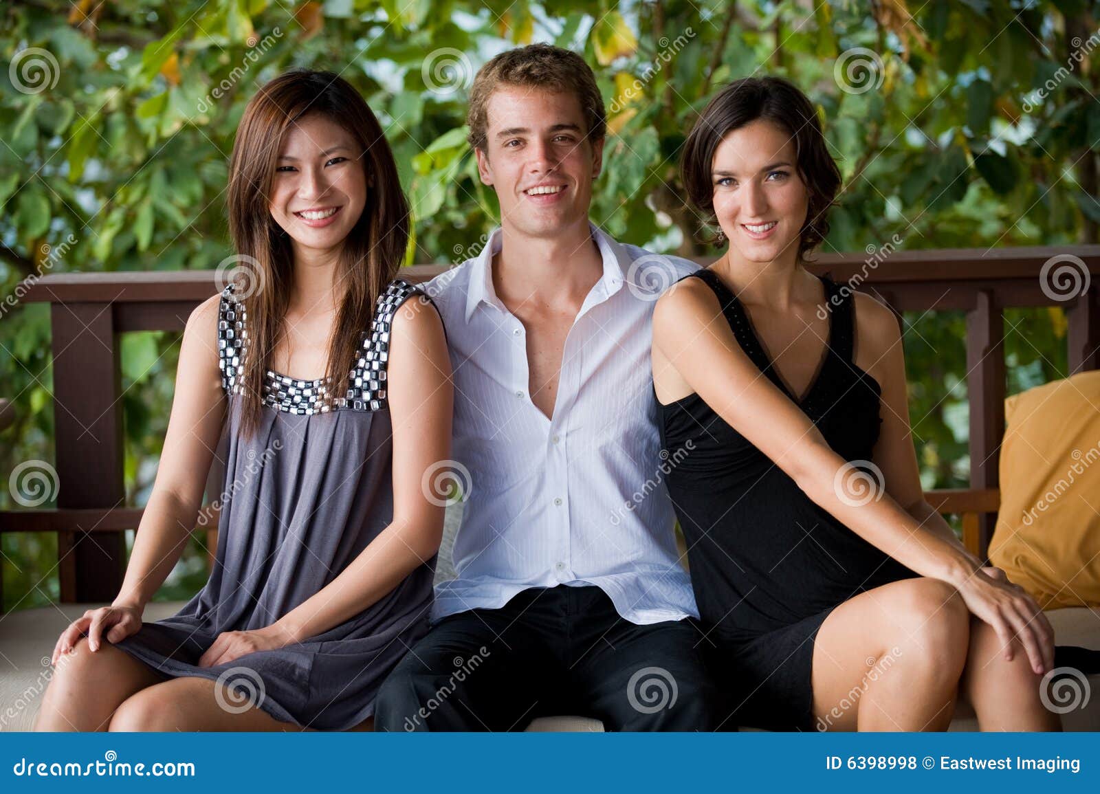 Tre amici fotografia stock. Immagine di caucasico, lifestyle - 6398998