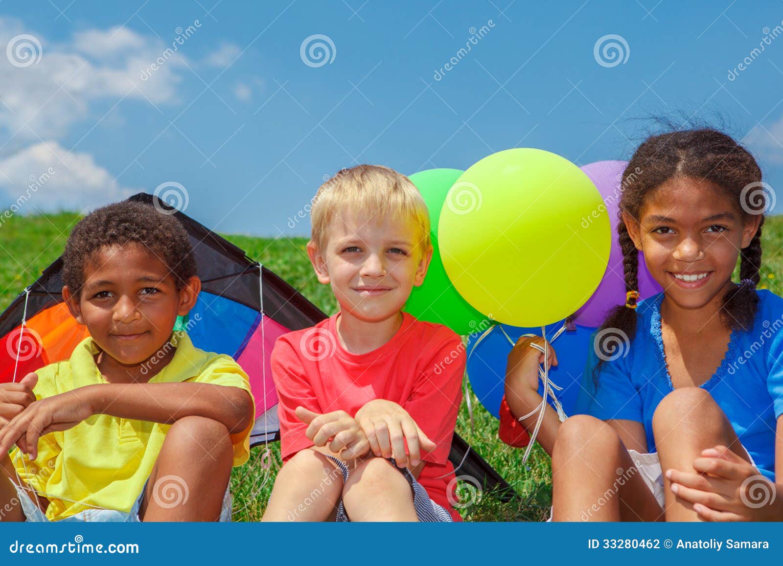 Tre bambini s fotografia stock. Immagine di pacifico - 33280462